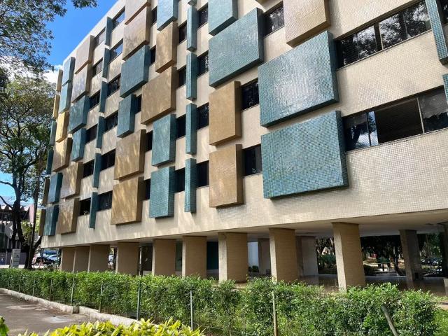 Apartamento com 3 Quartos e 2 banheiros para Alugar, 127 m² por R$ 5.000/Mês