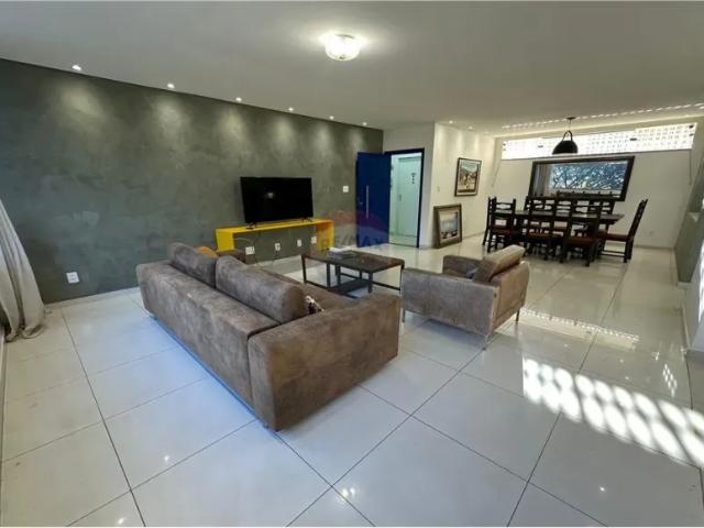 Apartamento com 3 Quartos e 2 banheiros para Alugar, 161 m² por R$ 7.499/Mês