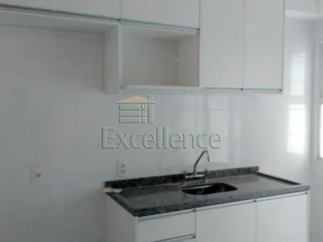 Apartamento com 3 Quartos e 2 banheiros para Alugar, 82 m² por R$ 2.600/Mês