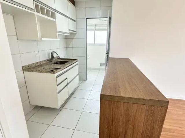 Apartamento com 3 Quartos e 2 banheiros à Venda, 67 m² por R$ 515.000