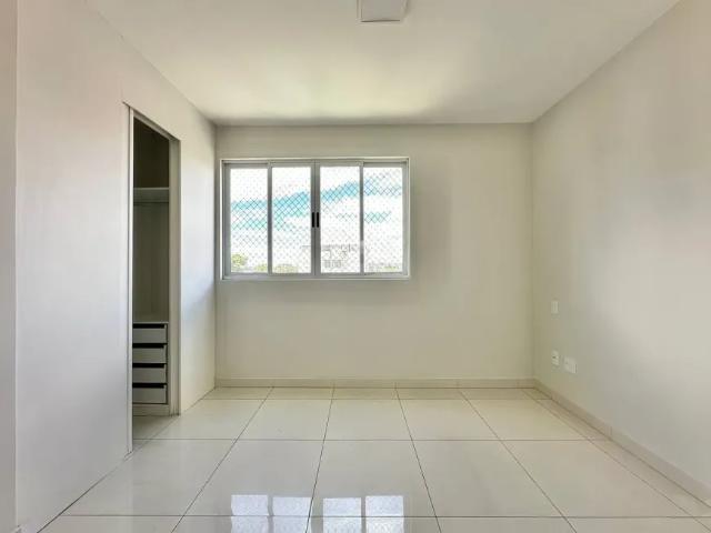 Apartamento com 3 Quartos e 2 banheiros à Venda, 80 m² por R$ 748.000