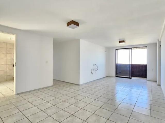 Apartamento com 3 Quartos e 4 banheiros à Venda, 107 m² por R$ 490.000