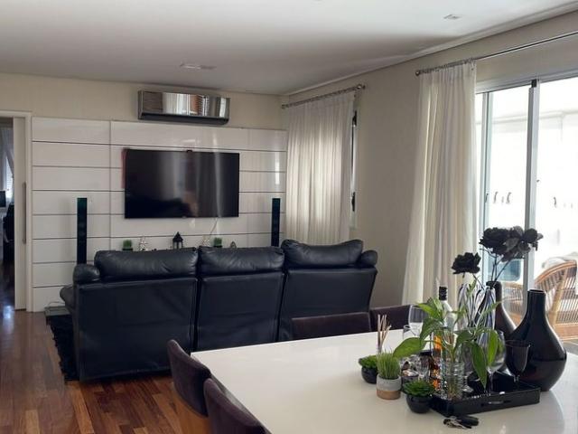 Apartamento com 3 Quartos e 4 banheiros à Venda, 129 m² por R$ 1.680.000