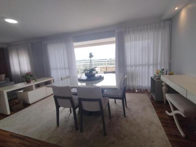 Apartamento com 3 Quartos e 4 banheiros à Venda, 134 m² por R$ 1.380.000