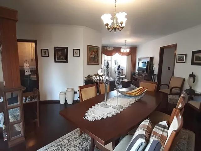 Apartamento com 3 Quartos e 4 banheiros à Venda, 140 m² por R$ 480.000