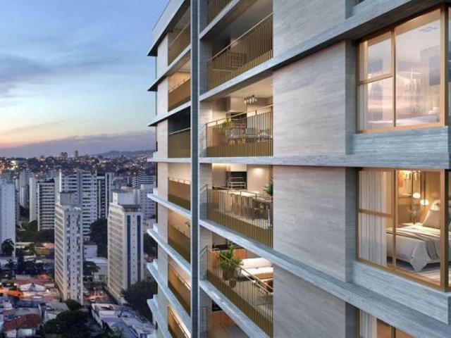 Apartamento com 3 Quartos e 4 banheiros à Venda, 149 m²