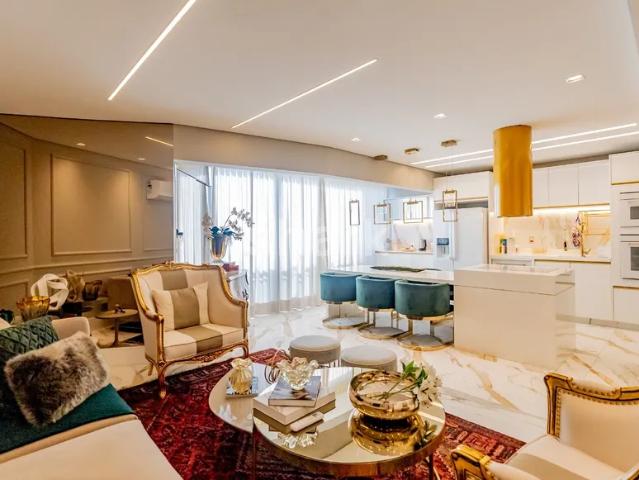 Apartamento com 3 Quartos e 4 banheiros à Venda, 170 m² por R$ 2.900.000