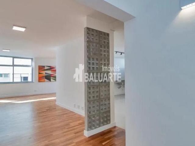 Apartamento com 3 Quartos e 4 banheiros à Venda, 176 m² por R$ 2.200.000