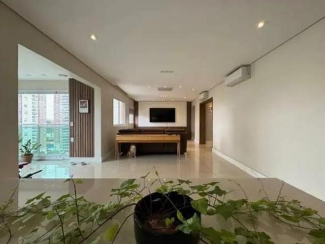 Apartamento com 3 Quartos e 4 banheiros à Venda, 194 m² por R$ 2.550.000