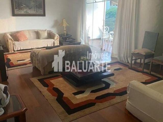 Apartamento com 3 Quartos e 4 banheiros à Venda, 196 m²