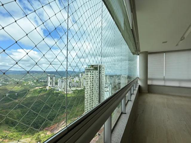 Apartamento com 3 Quartos e 4 banheiros à Venda, 265 m² por R$ 4.690.000