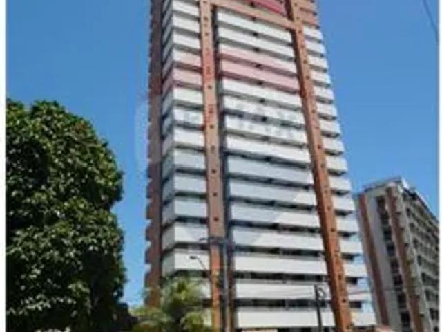 Apartamento com 3 Quartos e 4 banheiros à Venda, 300 m² por R$ 2.390.000