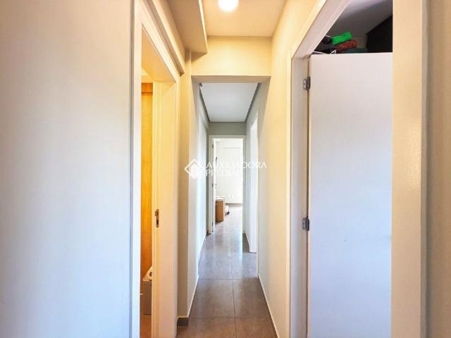 Apartamento com 3 quartos e 54m² para alugar em Cavalhada, Porto Alegre