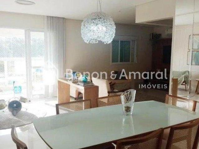 Apartamento com 3 Quartos e 5 banheiros à Venda, 131 m²