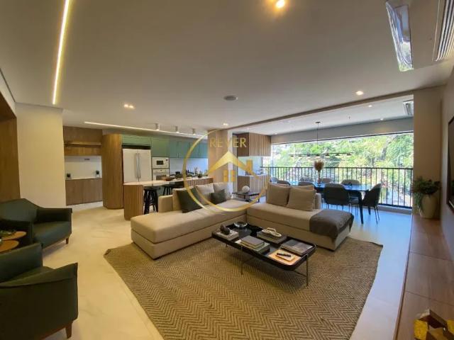 Apartamento com 3 Quartos e 5 banheiros à Venda, 139 m² por R$ 1.670.000
