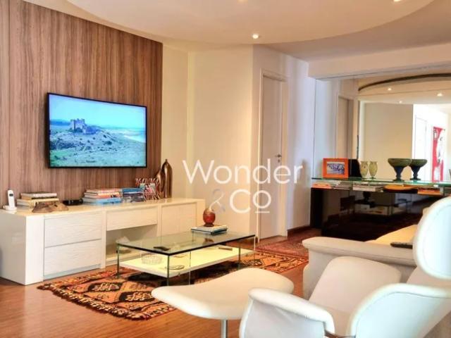 Apartamento com 3 Quartos e 5 banheiros à Venda, 145 m² por R$ 1.960.000