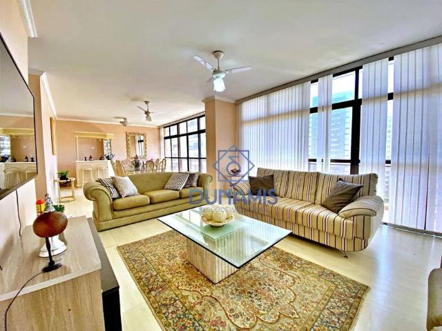 Apartamento com 3 Quartos e 5 banheiros à Venda, 151 m² por R$ 1.200.000