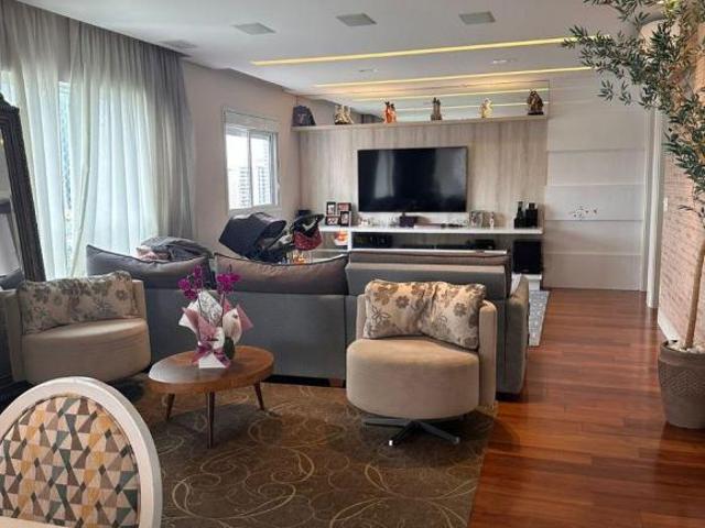 Apartamento com 3 Quartos e 5 banheiros à Venda, 185 m² por R$ 3.650.000