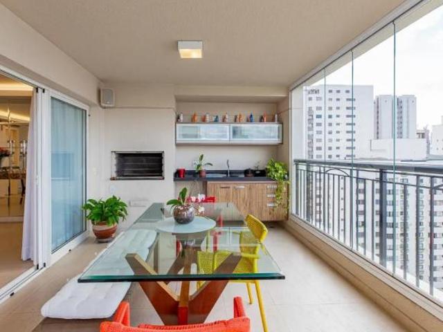 Apartamento com 3 Quartos e 5 banheiros à Venda, 210 m² por R$ 4.250.000
