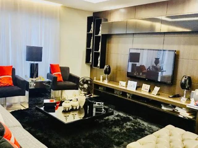 Apartamento com 3 Quartos e 5 banheiros à Venda, 213 m² por R$ 2.490.000