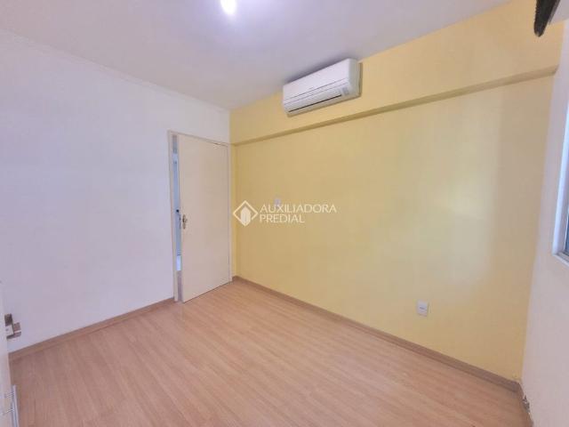 Apartamento com 3 quartos e 65m² para alugar em Mont Serrat, Porto Alegre