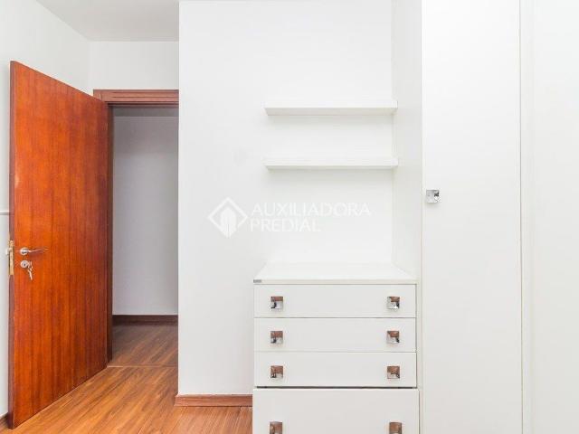 Apartamento com 3 quartos e 70m² para alugar em Cristo Redentor, Porto Alegre