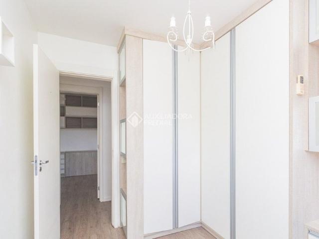 Apartamento com 3 quartos e 71m² para alugar em Azenha, Porto Alegre