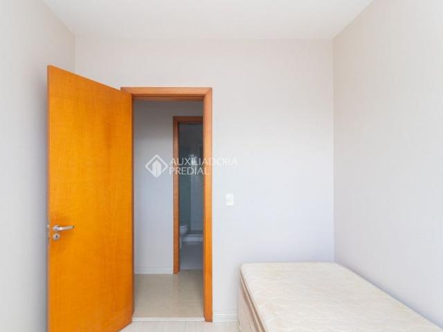 Apartamento com 3 quartos e 71m² para alugar em Cavalhada, Porto Alegre