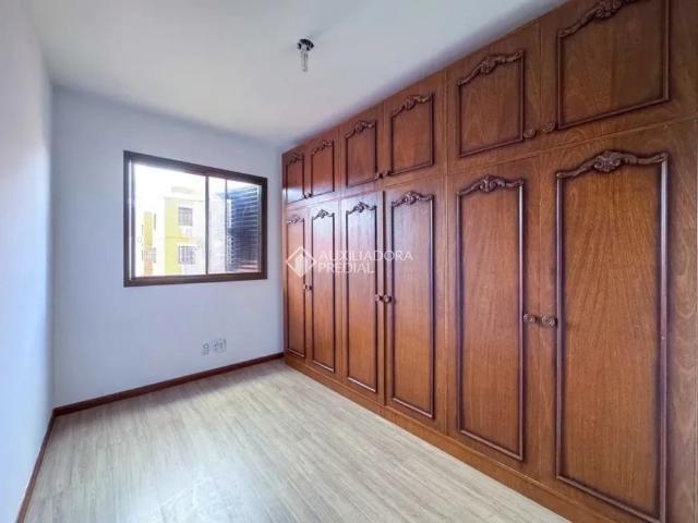 Apartamento com 3 quartos e 75m² para alugar em Chácara das Pedras, Porto Alegre
