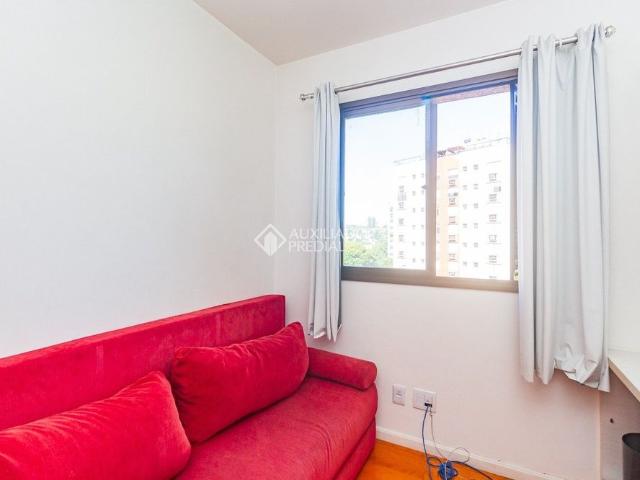 Apartamento com 3 quartos e 78m² para alugar em Chácara das Pedras, Porto Alegre