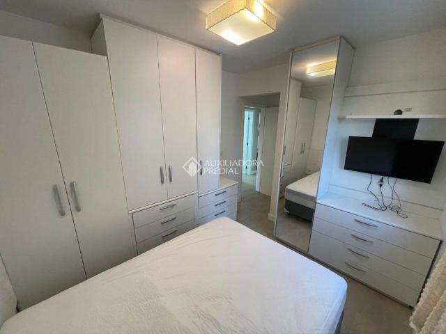 Apartamento com 3 quartos e 78m² para alugar em Jurerê, Florianópolis