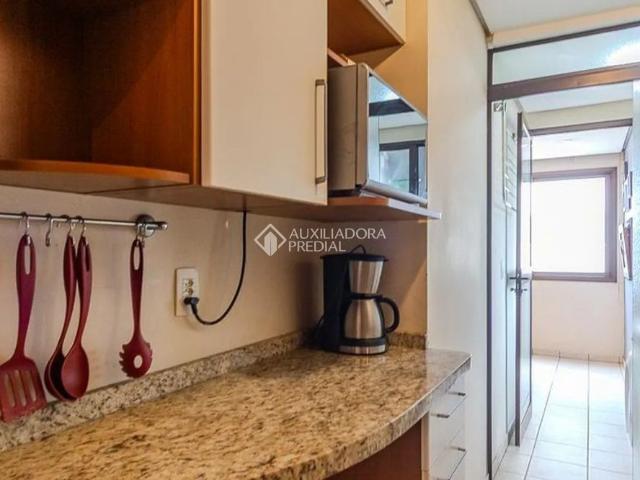 Apartamento com 3 quartos e 81m² para alugar em Jardim Botânico, Porto Alegre