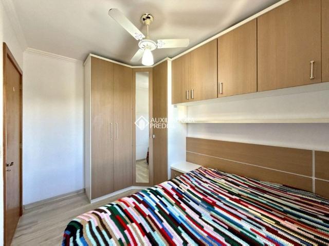 Apartamento com 3 quartos e 88m² para alugar em Passo da Areia, Porto Alegre