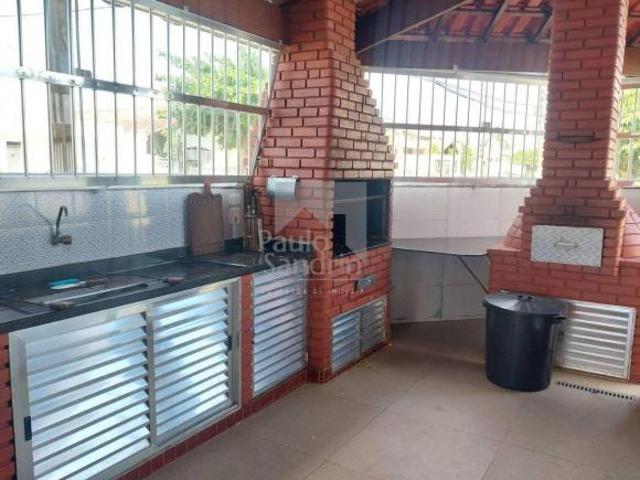 Apartamento com 3 quartos e piscina em Peruíbe