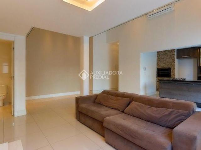 Apartamento com 3 quartos e quintal ensolarado à venda Vila Izabel