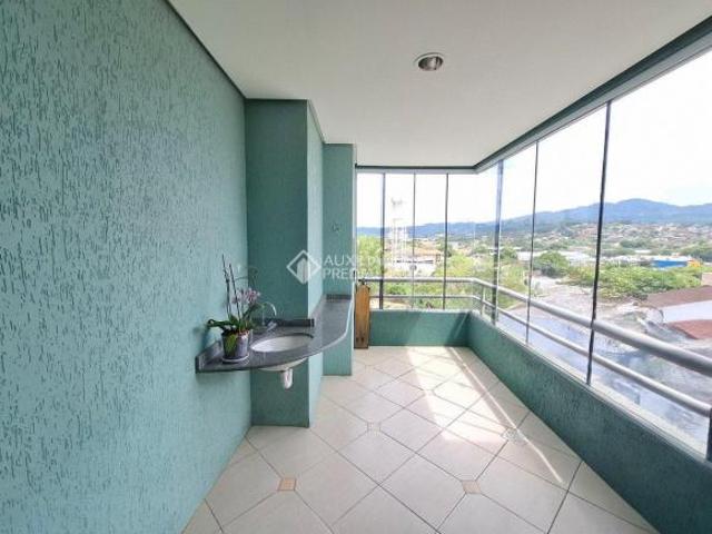 Apartamento com 3 quartos em Canudos!