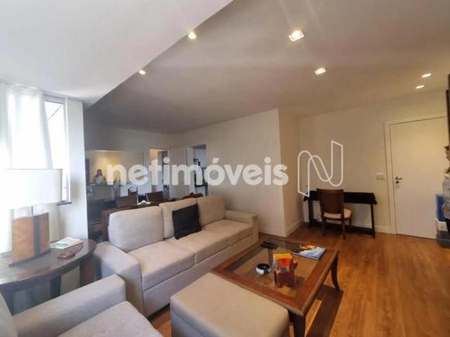 Apartamento com 3 quartos, lazer com piscina, 2 vagas, próximo ao Pátio Savassi