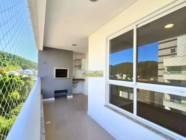 Apartamento com 3 quartos para alugar na Praia Brava, Itajaí