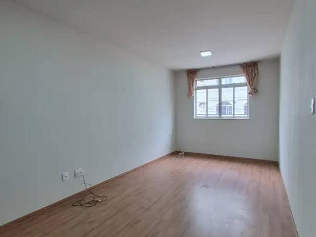 Apartamento com 3 quartos para alugar na Rua Engenheiro Bicalho, São Mateus, Juiz de Fora