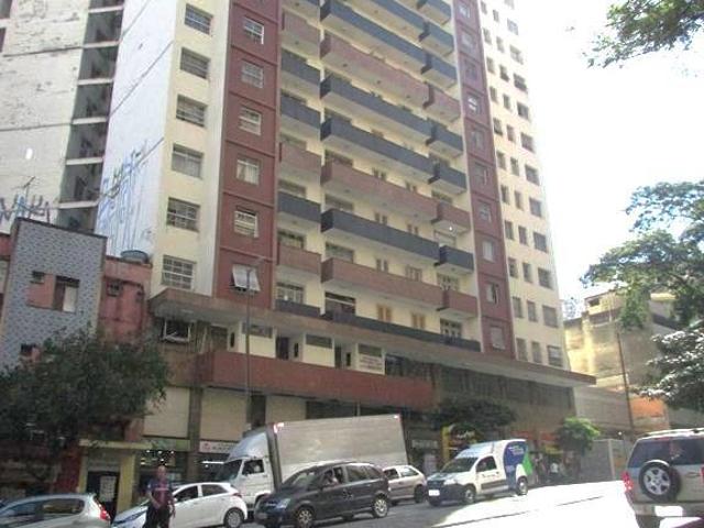Apartamento com 3 quartos para alugar no bairro Centro, 100m²
