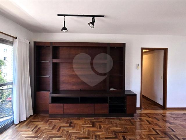 Apartamento com 3 quartos para alugar em Alto da Lapa SP