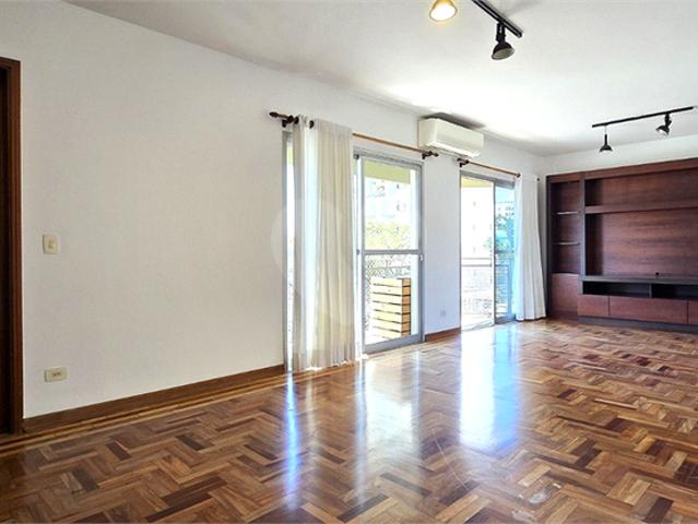 Apartamento com 3 quartos para alugar em Alto da Lapa SP