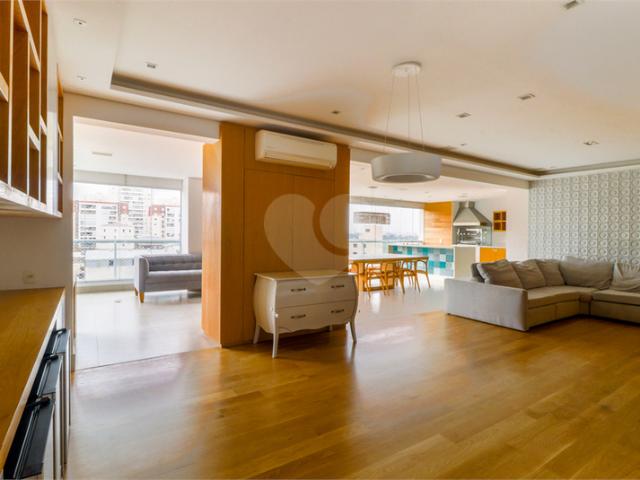 Apartamento com 3 quartos para alugar em Alto da Lapa SP