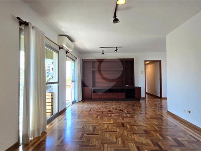 Apartamento com 3 quartos para alugar em Alto da Lapa SP