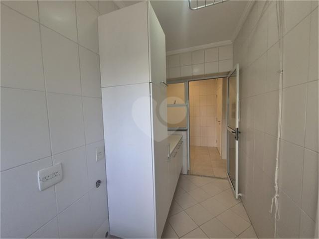 Apartamento com 3 quartos para alugar em Alto de Pinheiros SP