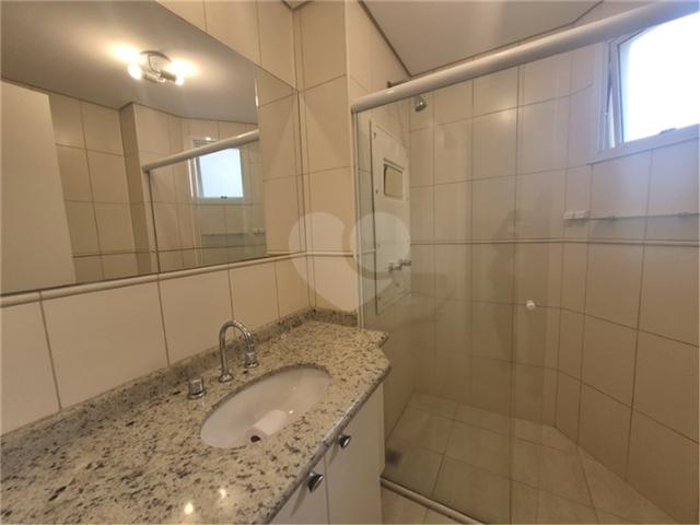 Apartamento com 3 quartos para alugar em Alto de Pinheiros SP