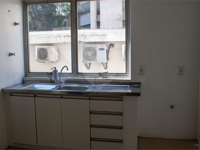 Apartamento com 3 quartos para alugar em Paraíso SP
