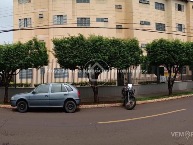 Apartamento com 3 Quartos para Alugar por R$ 1.200/mês