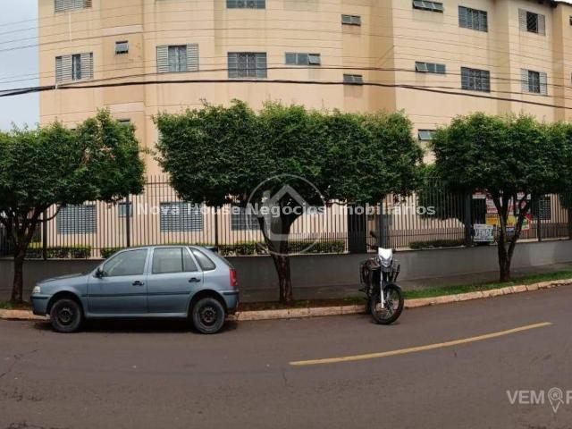 Apartamento com 3 Quartos para Alugar por R$ 1.200/mês