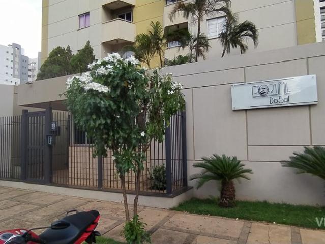 Apartamento com 3 Quartos para Alugar por R$ 1.300/mês